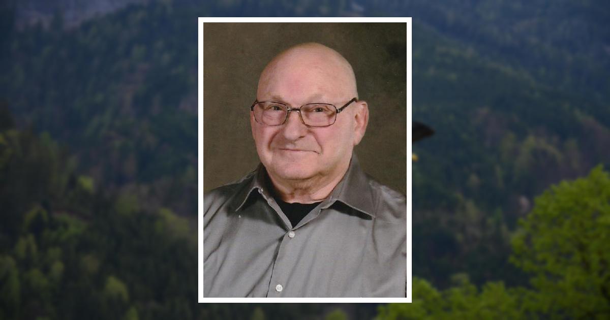 Austin Hall - DakotaObits.com